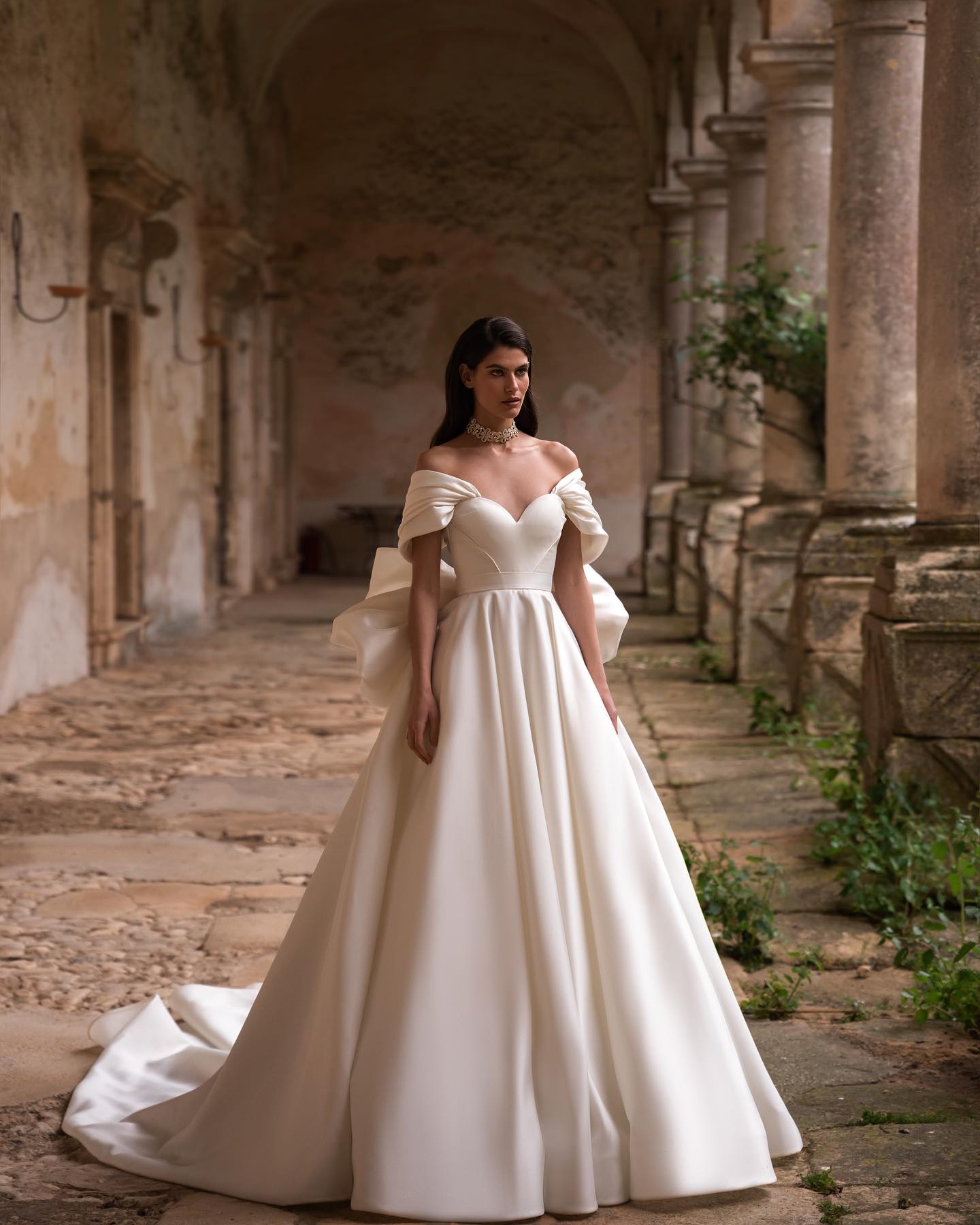 French Brides: Find Top French Women For Marriage Online 2025